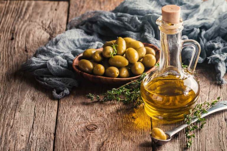 7 Amazing Health Benefits Of Olive Oil - Daryeel Magazine